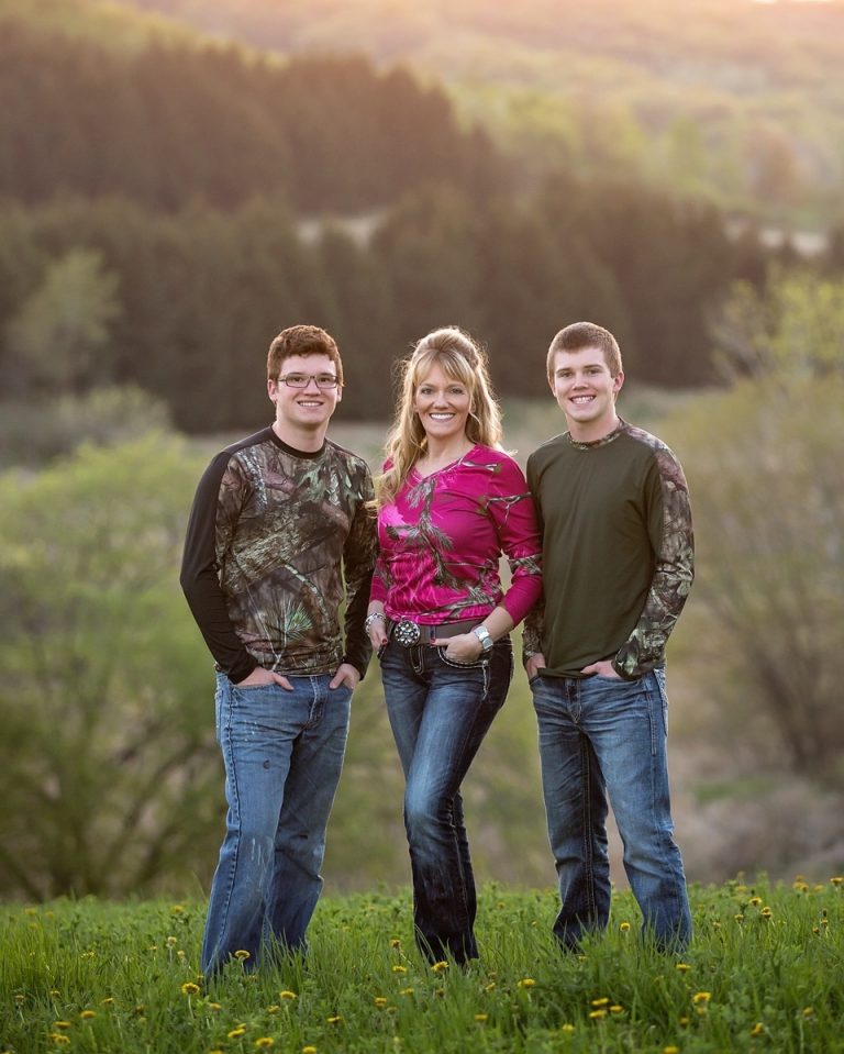 H4C: Dana Sacia and Hunting4Connections