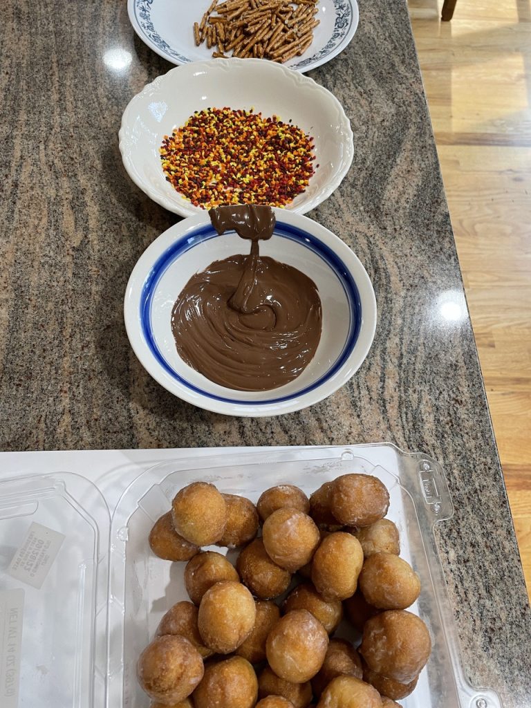 DIY: Donut Hole Acorns